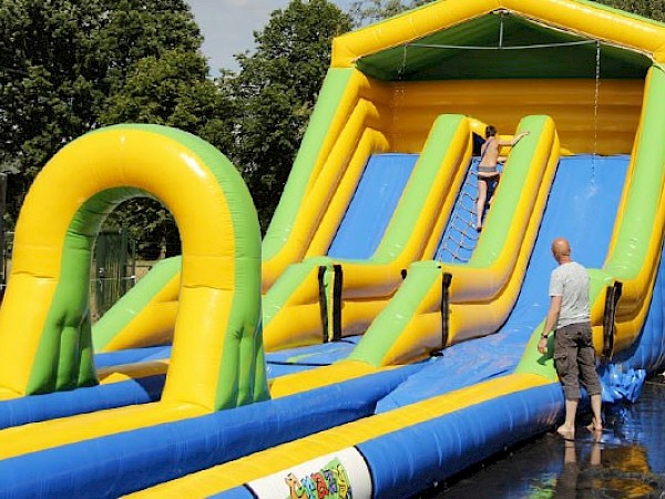 Springkussens & Attractieverhuur